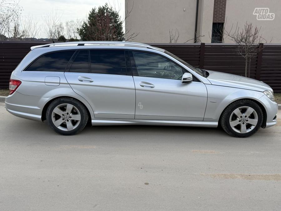 Mercedes-Benz C 200 2008 in Vilnius, with an engine capacity of 2.20 L and mileage of 310 thousand km for 2600 €, photo 8 on AUTOMOTO.COM.LV