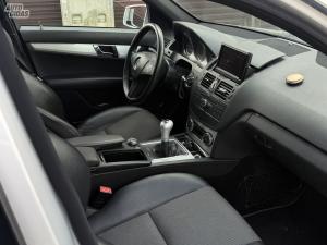 Mercedes-Benz C 200 2008 in Vilnius, with an engine capacity of 2.20 L and mileage of 310 thousand km for 2600 €, photo 10 on AUTOMOTO.COM.LV