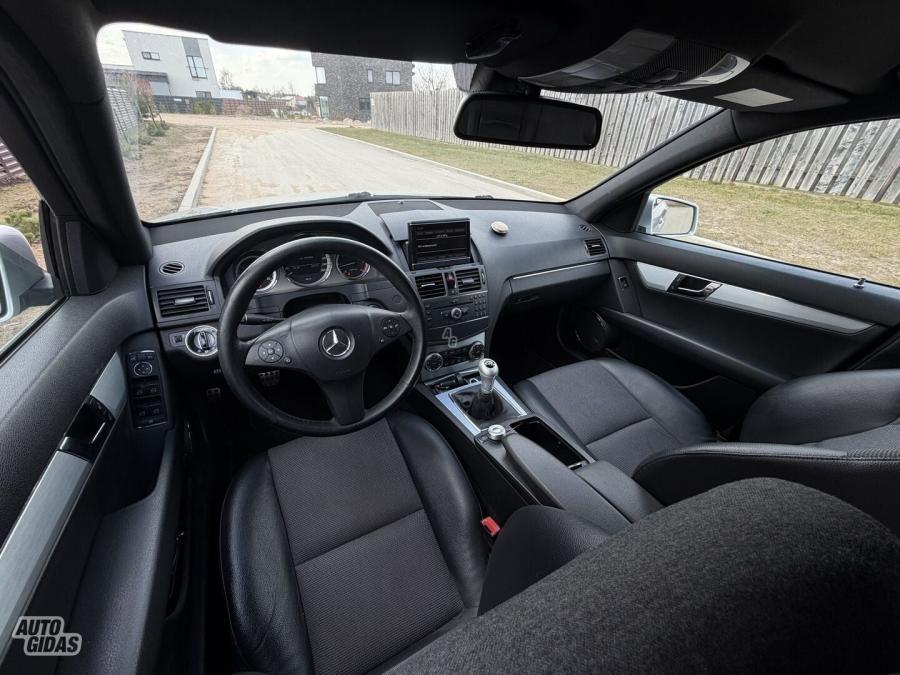 Mercedes-Benz C 200 2008 in Vilnius, with an engine capacity of 2.20 L and mileage of 310 thousand km for 2600 €, photo 14 on AUTOMOTO.COM.LV