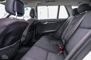Mercedes-Benz C 200 2008 in Kaunas, with an engine capacity of 2.10 L and mileage of 307 thousand km for 4990 €, photo 10 on AUTOMOTO.COM.LV