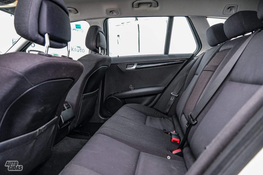 Mercedes-Benz C 200 2008 in Kaunas, with an engine capacity of 2.10 L and mileage of 307 thousand km for 4990 €, photo 10 on AUTOMOTO.COM.LV