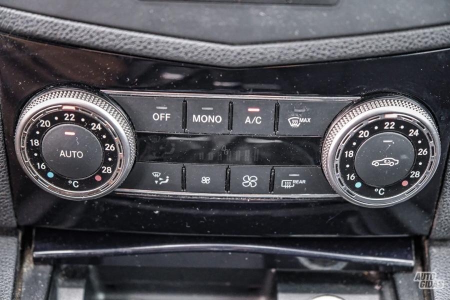 Mercedes-Benz C 200 2008 in Kaunas, with an engine capacity of 2.10 L and mileage of 307 thousand km for 4990 €, photo 23 on AUTOMOTO.COM.LV