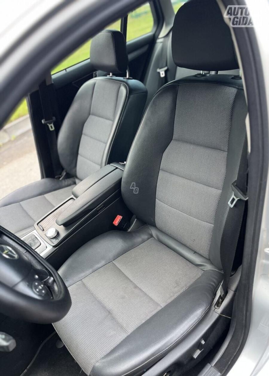 Mercedes-Benz C 200 2008 in Siauliai, with an engine capacity of 2.20 L and mileage of 338 thousand km for 2400 €, photo 11 on AUTOMOTO.COM.LV