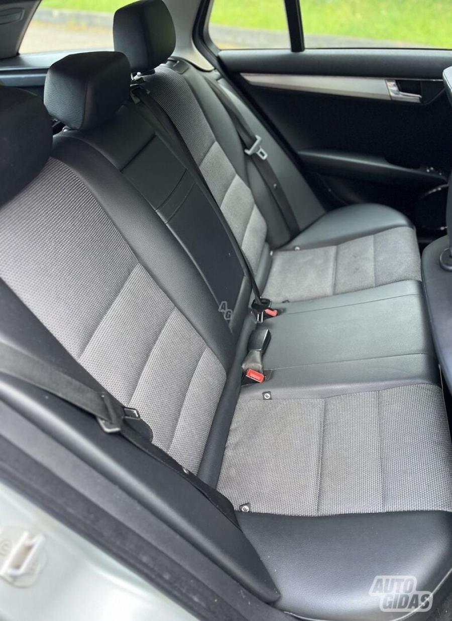 Mercedes-Benz C 200 2008 in Siauliai, with an engine capacity of 2.20 L and mileage of 338 thousand km for 2400 €, photo 12 on AUTOMOTO.COM.LV