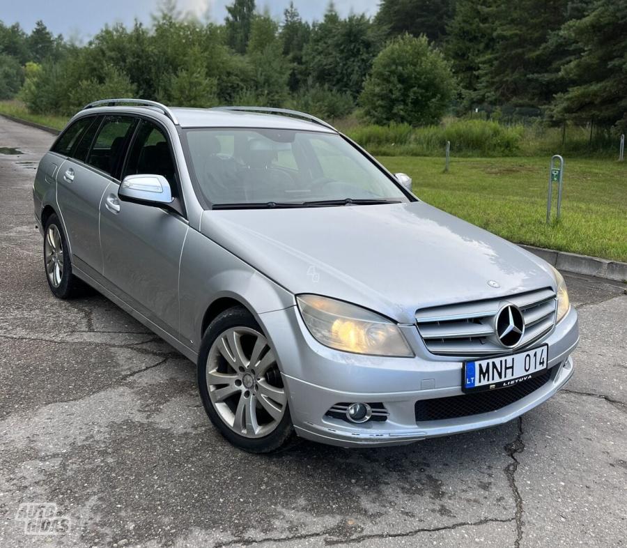 Mercedes-Benz C 200 2008 in Siauliai, with an engine capacity of 2.20 L and mileage of 338 thousand km for 2400 €, photo 3 on AUTOMOTO.COM.LV