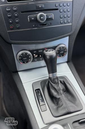 Mercedes-Benz C 200 2008 in Siauliai, with an engine capacity of 2.20 L and mileage of 338 thousand km for 2400 €, photo 16 on AUTOMOTO.COM.LV