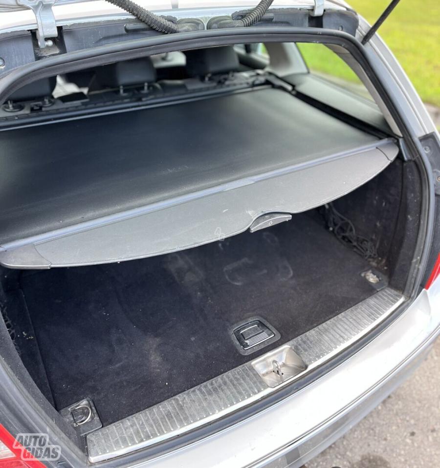 Mercedes-Benz C 200 2008 in Siauliai, with an engine capacity of 2.20 L and mileage of 338 thousand km for 2400 €, photo 18 on AUTOMOTO.COM.LV