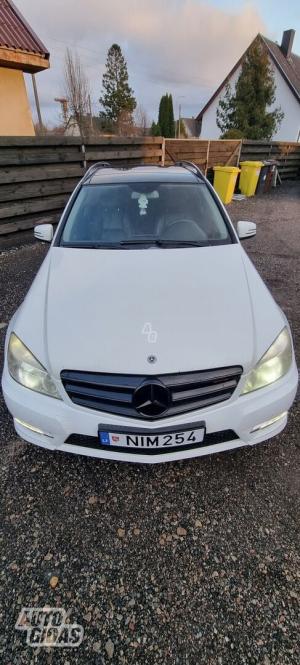 Mercedes-Benz C 200 2009 in Kretinga, with an engine capacity of 2.20 L and mileage of 295 thousand km for 4900 €, photo 2 on AUTOMOTO.COM.LV