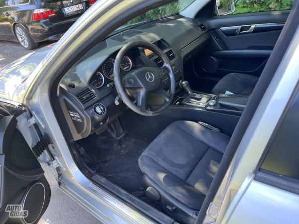 Mercedes-Benz C 200 2009 in Kaunas, with an engine capacity of 2.20 L and mileage of 500 thousand km for 1500 €, photo 7 on AUTOMOTO.COM.LV