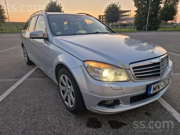 Mercedes-Benz C 200 2010 in Riga, with an engine capacity of 2.10 L and mileage of 285 thousand km for 4700 €, photo 2 on AUTOMOTO.COM.LV