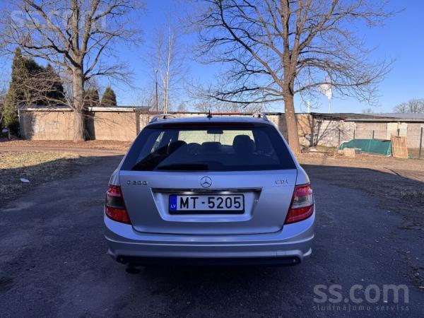 Mercedes-Benz C 200 2010 Valmiera, ar dzinēja tilpumu 2.00 L un nobraukumu 304 tūkst. km par 5000 €, foto 4 vietnē AUTOMOTO.COM.LV