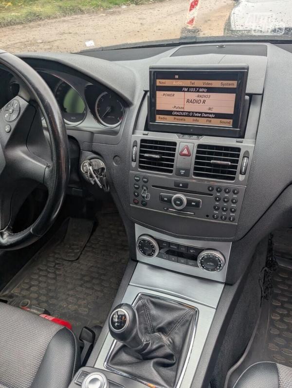 Mercedes-Benz C 200 2010 Panevēža vietnē Mercedes-Benz C 200 2010 Panevēža, ar dzinēja tilpumu 2.00 L un nobraukumu 274 tūkst. km par 4800 €, foto 8 vietnē AUTOMOTO.COM.LV