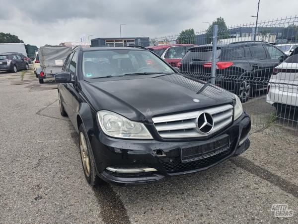 Mercedes-Benz C 200 2011 Kauņa, ar dzinēja tilpumu 2.00 L un nobraukumu 246 tūkst. km par 2100 €, foto 1 vietnē AUTOMOTO.COM.LV