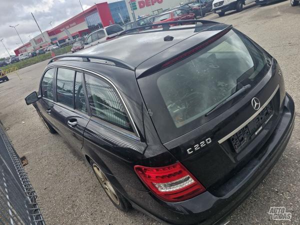 Mercedes-Benz C 200 2011 Kauņa, ar dzinēja tilpumu 2.00 L un nobraukumu 246 tūkst. km par 2100 €, foto 3 vietnē AUTOMOTO.COM.LV