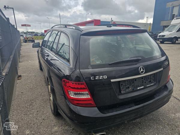 Mercedes-Benz C 200 2011 Kauņa, ar dzinēja tilpumu 2.00 L un nobraukumu 246 tūkst. km par 2100 €, foto 4 vietnē AUTOMOTO.COM.LV