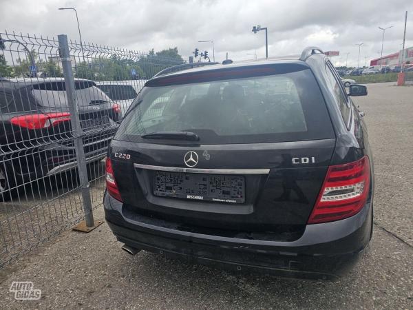 Mercedes-Benz C 200 2011 Kauņa, ar dzinēja tilpumu 2.00 L un nobraukumu 246 tūkst. km par 2100 €, foto 6 vietnē AUTOMOTO.COM.LV