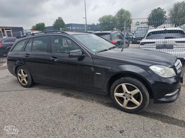 Mercedes-Benz C 200 2011 Kauņa, ar dzinēja tilpumu 2.00 L un nobraukumu 246 tūkst. km par 2100 €, foto 9 vietnē AUTOMOTO.COM.LV