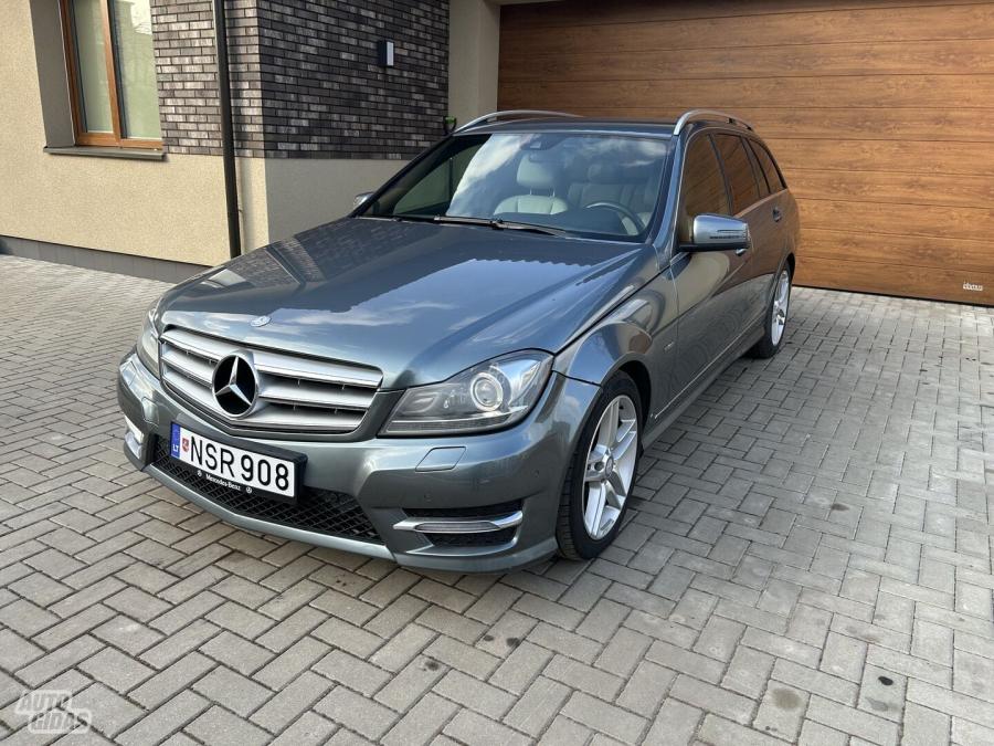 Mercedes-Benz C 200 2012 Panevēža, ar dzinēja tilpumu 2.00 L un nobraukumu 400 tūkst. km par 4750 €, foto 1 vietnē AUTOMOTO.COM.LV