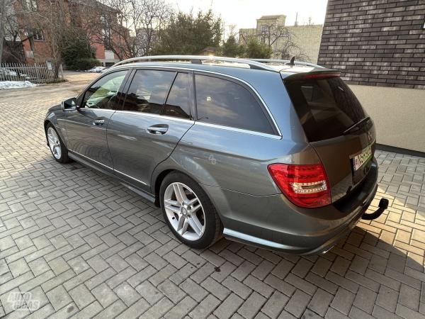 Mercedes-Benz C 200 2012 Panevēža, ar dzinēja tilpumu 2.00 L un nobraukumu 400 tūkst. km par 4750 €, foto 4 vietnē AUTOMOTO.COM.LV