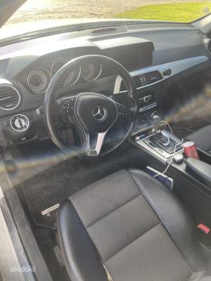 Mercedes-Benz C 200 2012 Pērnava, ar dzinēja tilpumu 0.10 L un nobraukumu 487 tūkst. km par 7500 €, foto 24 vietnē AUTOMOTO.COM.LV