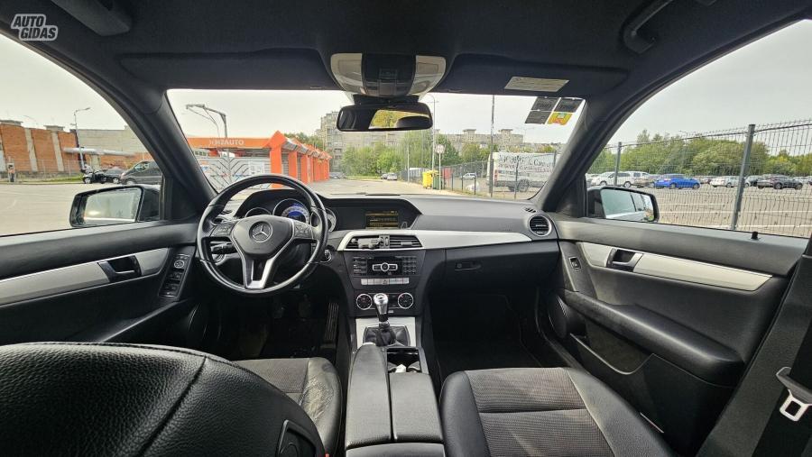 Mercedes-Benz C 200 2013 in Kaunas, with an engine capacity of 2.00 L and mileage of 450 thousand km for 1800 €, photo 6 on AUTOMOTO.COM.LV