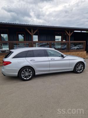 Mercedes-Benz C 200 2017 in Riga, with an engine capacity of 1.60 L and mileage of 256 thousand km for 10500 €, photo 4 on AUTOMOTO.COM.LV