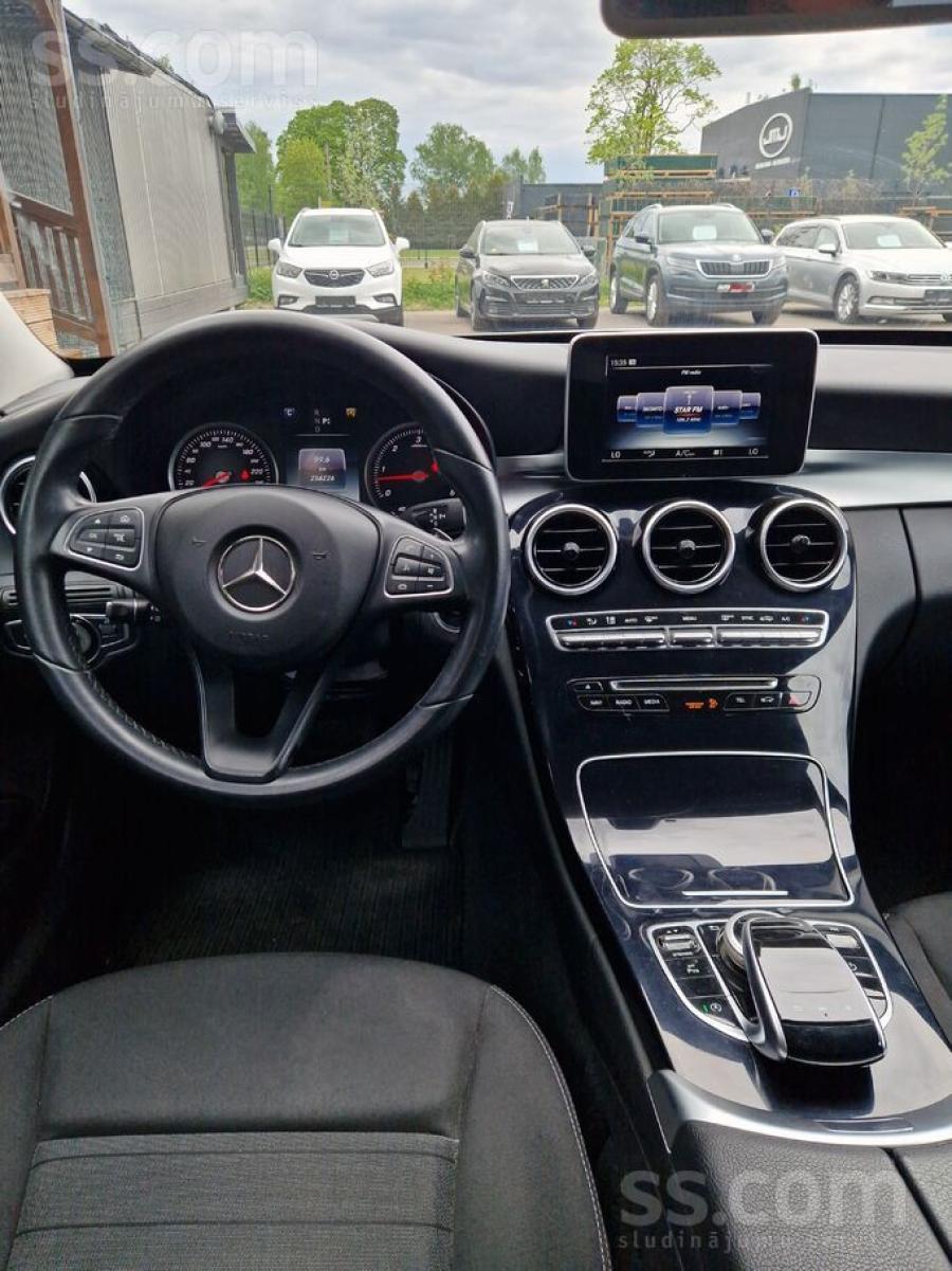 Mercedes-Benz C 200 2017 in Riga, with an engine capacity of 1.60 L and mileage of 256 thousand km for 10500 €, photo 5 on AUTOMOTO.COM.LV