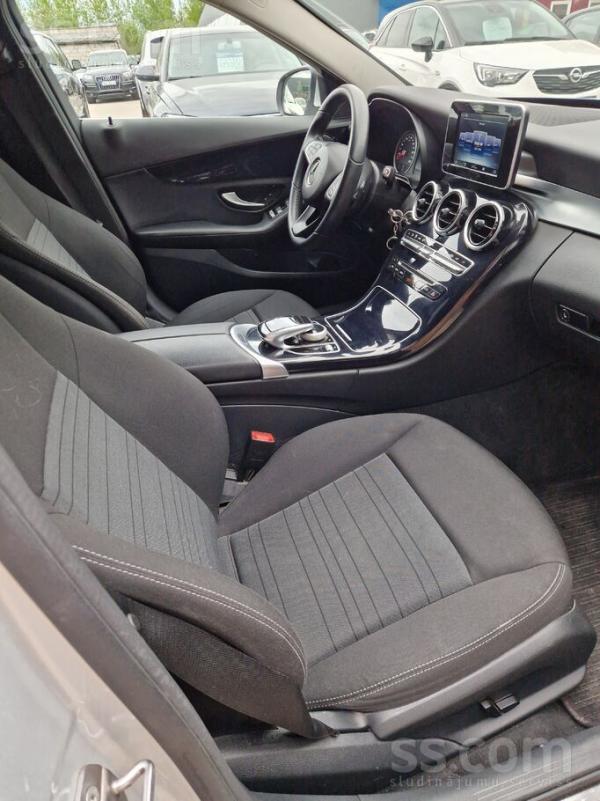 Mercedes-Benz C 200 2017 in Riga, with an engine capacity of 1.60 L and mileage of 256 thousand km for 10500 €, photo 5 on AUTOMOTO.COM.LV