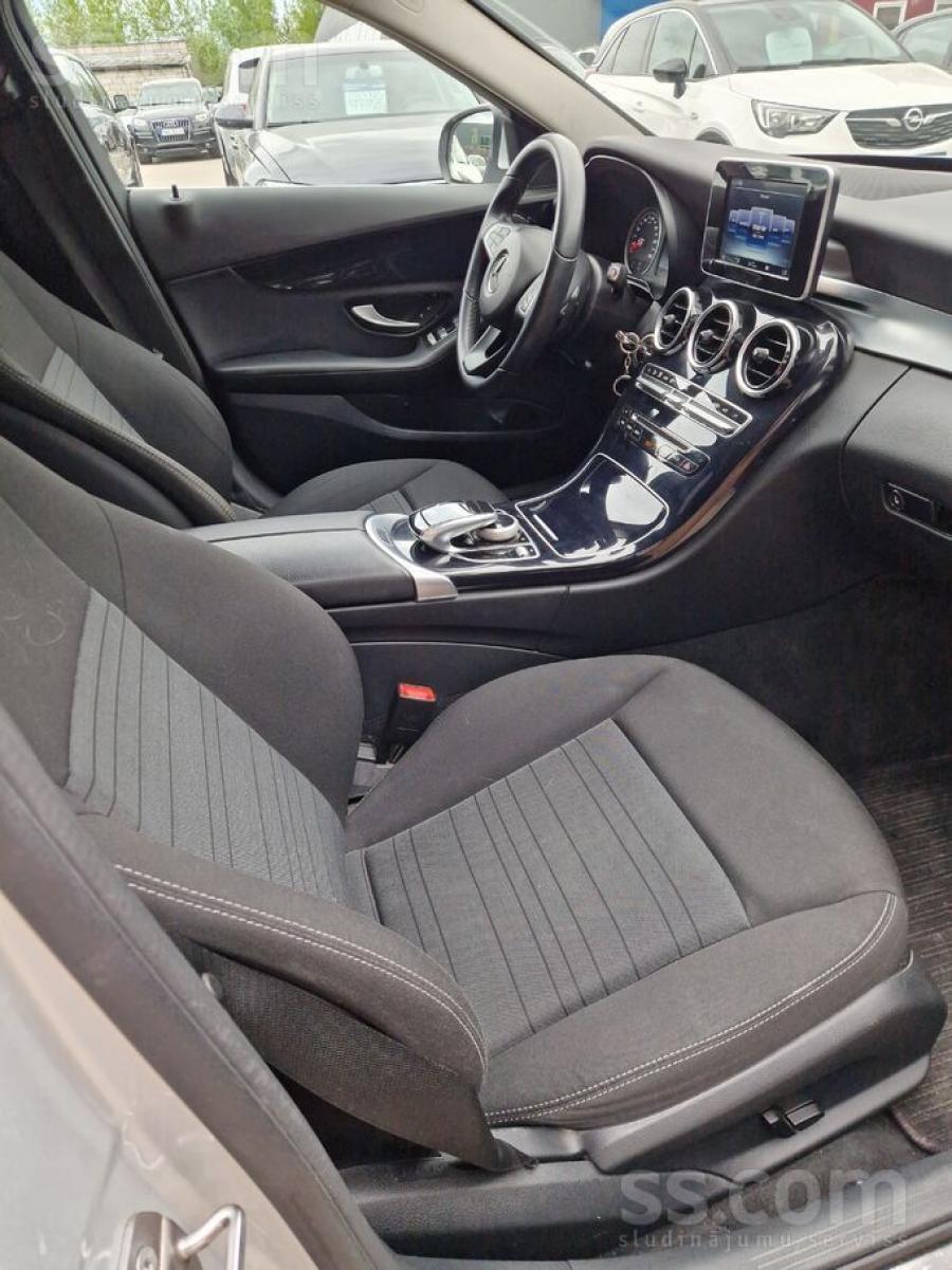 Mercedes-Benz C 200 2017 in Riga, with an engine capacity of 1.60 L and mileage of 256 thousand km for 10500 €, photo 6 on AUTOMOTO.COM.LV