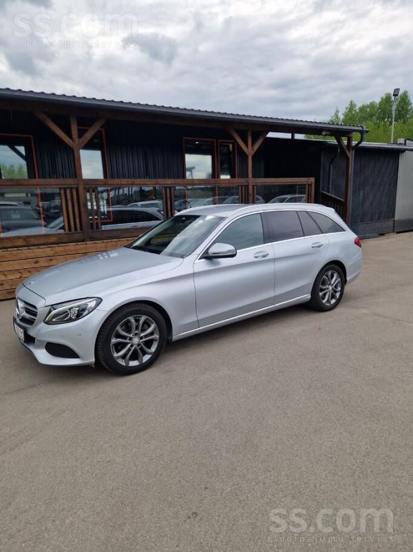 Mercedes-Benz C 200 2017 in Riga, with an engine capacity of 1.60 L and mileage of 256 thousand km for 10500 €, photo 7 on AUTOMOTO.COM.LV