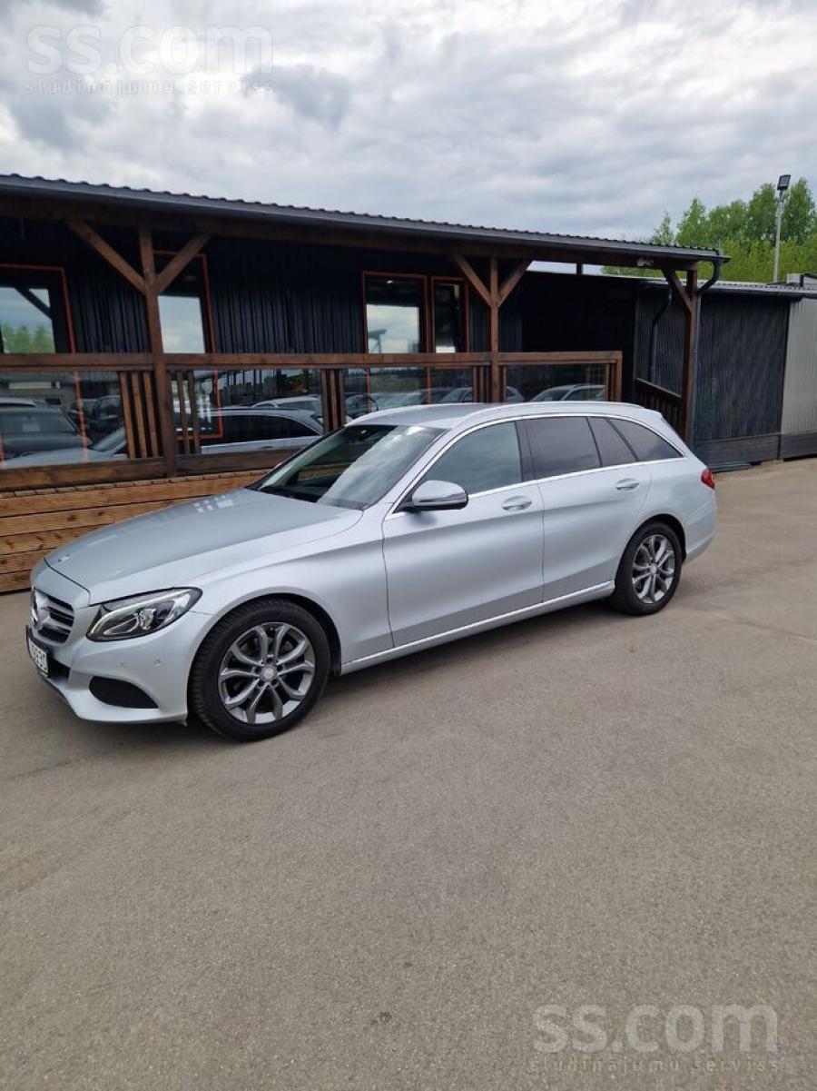 Mercedes-Benz C 200 2017 in Riga, with an engine capacity of 1.60 L and mileage of 256 thousand km for 10500 €, photo 8 on AUTOMOTO.COM.LV