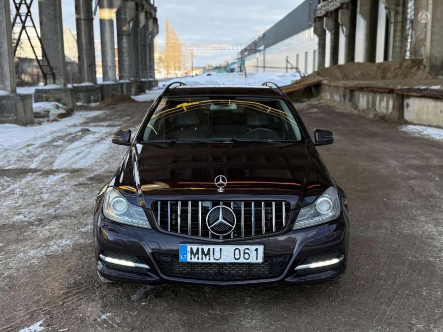 Violets Mercedes-Benz C 200 2012 Alīta, ar dzinēja tilpumu 2.14 L un nobraukumu 390 tūkst. km par 5500 €, foto 14 vietnē AUTOMOTO.COM.LV