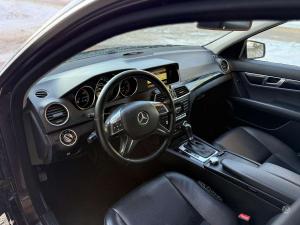 Violets Mercedes-Benz C 200 2012 Alīta, ar dzinēja tilpumu 2.14 L un nobraukumu 390 tūkst. km par 5500 €, foto 17 vietnē AUTOMOTO.COM.LV