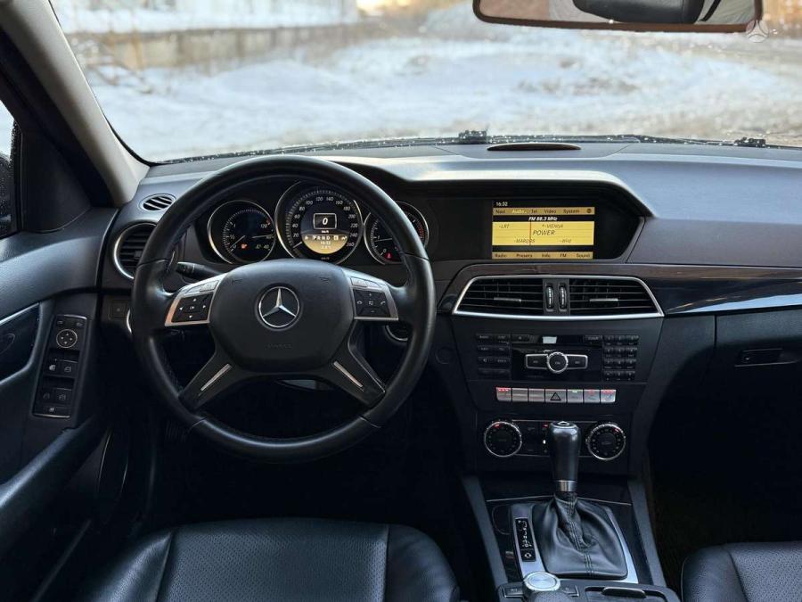 Violets Mercedes-Benz C 200 2012 Alīta, ar dzinēja tilpumu 2.14 L un nobraukumu 390 tūkst. km par 5500 €, foto 32 vietnē AUTOMOTO.COM.LV
