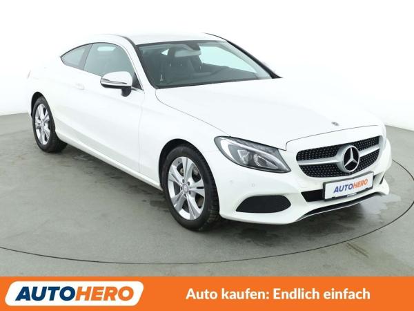 White Mercedes-Benz C 200 2018 in Kaunas, with an engine capacity of 2.00 L and mileage of 42 thousand km for 24419 €, photo 8 on AUTOMOTO.COM.LV