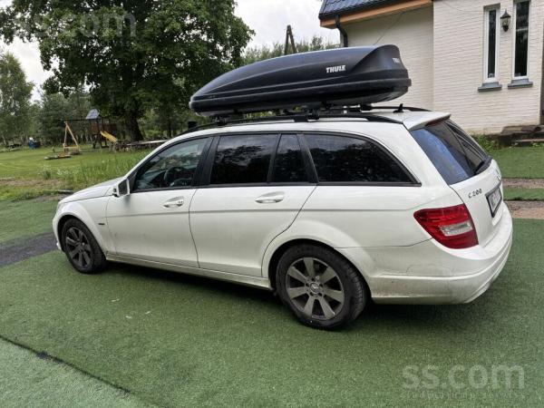Mercedes-Benz C 200 2012 in Liepaja on AUTOMOTO.COM.LV White Mercedes-Benz C 200 2012 in Liepaja, with an engine capacity of 2.20 L and mileage of 421 thousand km for 5300 €, photo 4 on AUTOMOTO.COM.LV