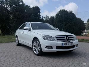 White Mercedes-Benz C 200 2007 in Vilnius, with an engine capacity of 1.80 L and mileage of 265 thousand km for 4100 €, photo 3 on AUTOMOTO.COM.LV
