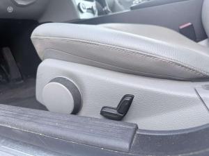 White Mercedes-Benz C 200 2007 in Vilnius, with an engine capacity of 1.80 L and mileage of 265 thousand km for 4100 €, photo 8 on AUTOMOTO.COM.LV