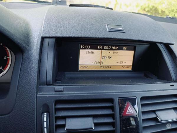 Balts Mercedes-Benz C 200 2008 Šauļi, ar dzinēja tilpumu 2.15 L un nobraukumu 299 tūkst. km par 5500 €, foto 10 vietnē AUTOMOTO.COM.LV