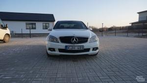White Mercedes-Benz C 200 2009 in Vievis, with an engine capacity of 2.10 L and mileage of 417 thousand km for 4500 €, photo  on AUTOMOTO.COM.LV