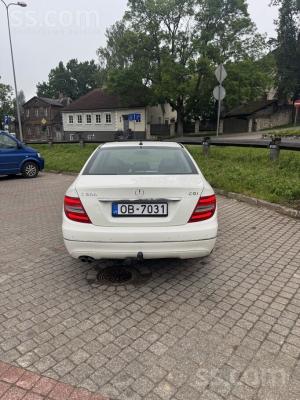 White Mercedes-Benz C 200 2012 in Cesis, with an engine capacity of 2.20 L and mileage of 330 thousand km for 7200 €, photo 4 on AUTOMOTO.COM.LV