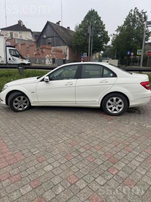 White Mercedes-Benz C 200 2012 in Cesis, with an engine capacity of 2.20 L and mileage of 330 thousand km for 7200 €, photo 6 on AUTOMOTO.COM.LV