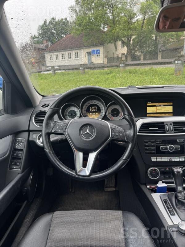 White Mercedes-Benz C 200 2012 in Cesis, with an engine capacity of 2.20 L and mileage of 330 thousand km for 7200 €, photo 7 on AUTOMOTO.COM.LV
