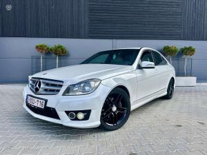 Balts Mercedes-Benz C 200 2013 Šauļi, ar dzinēja tilpumu 2.14 L un nobraukumu 245 tūkst. km par 7100 €, foto 3 vietnē AUTOMOTO.COM.LV
