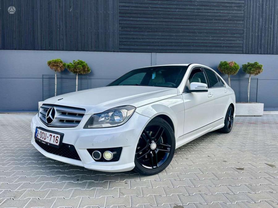 Balts Mercedes-Benz C 200 2013 Šauļi, ar dzinēja tilpumu 2.14 L un nobraukumu 245 tūkst. km par 7100 €, foto 3 vietnē AUTOMOTO.COM.LV