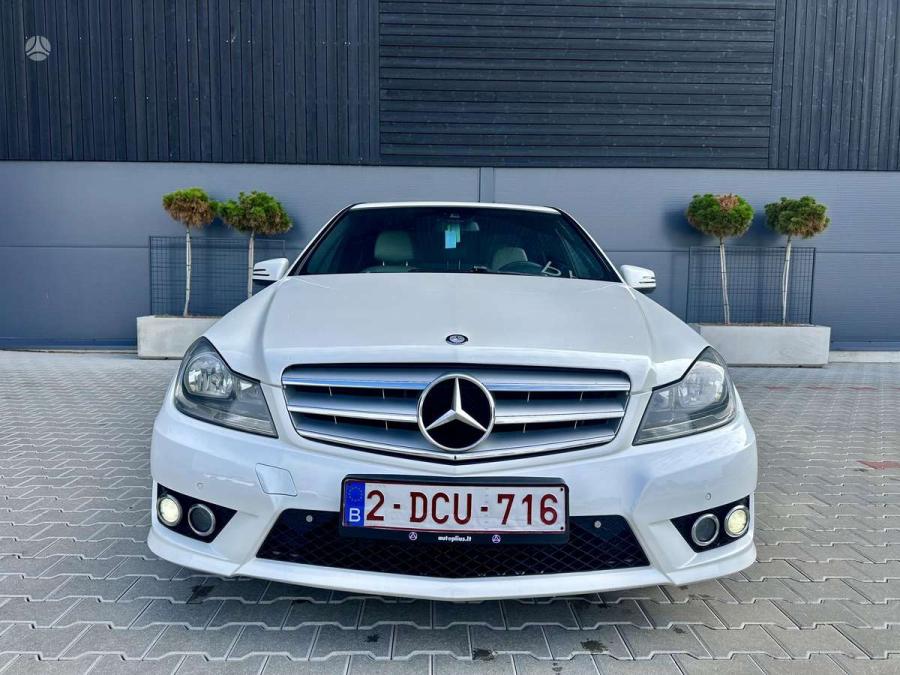 Balts Mercedes-Benz C 200 2013 Šauļi, ar dzinēja tilpumu 2.14 L un nobraukumu 245 tūkst. km par 7100 €, foto 4 vietnē AUTOMOTO.COM.LV