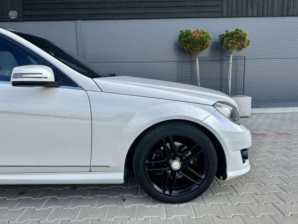 Balts Mercedes-Benz C 200 2013 Šauļi, ar dzinēja tilpumu 2.14 L un nobraukumu 245 tūkst. km par 7100 €, foto 5 vietnē AUTOMOTO.COM.LV