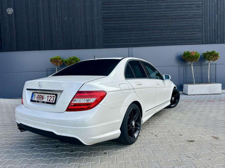Balts Mercedes-Benz C 200 2013 Šauļi, ar dzinēja tilpumu 2.14 L un nobraukumu 245 tūkst. km par 7100 €, foto 12 vietnē AUTOMOTO.COM.LV