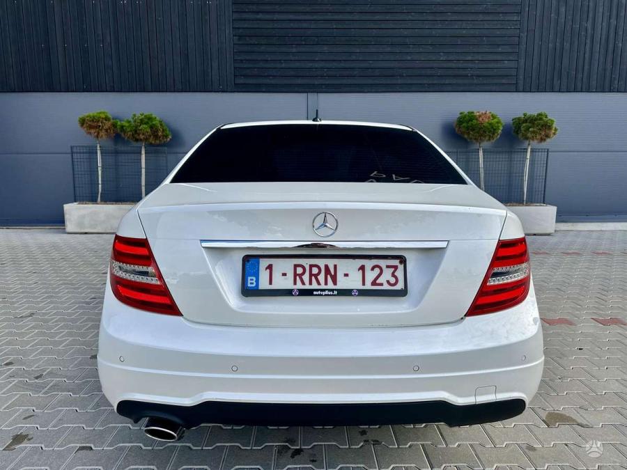 Balts Mercedes-Benz C 200 2013 Šauļi, ar dzinēja tilpumu 2.14 L un nobraukumu 245 tūkst. km par 7100 €, foto 13 vietnē AUTOMOTO.COM.LV