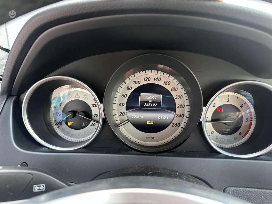 Balts Mercedes-Benz C 200 2013 Šauļi, ar dzinēja tilpumu 2.14 L un nobraukumu 245 tūkst. km par 7100 €, foto 23 vietnē AUTOMOTO.COM.LV